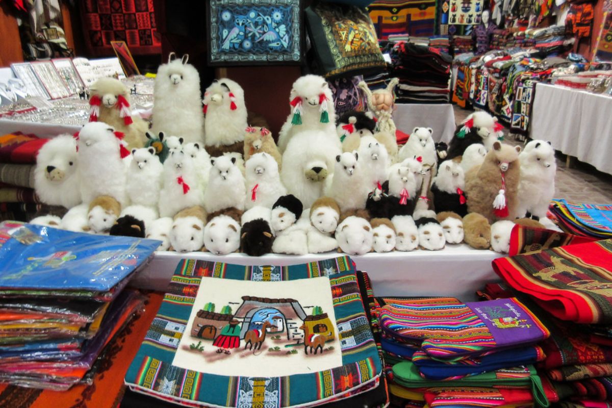 El Encanto de la Artesanía Peruana: Obras que Hablan con el Corazón